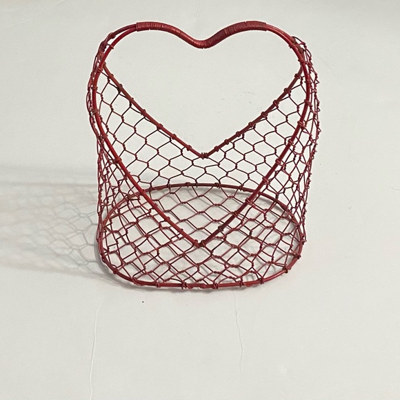 Red Wire Basket | Accents | Vintage Red Heart Wire Basket Valentines ...